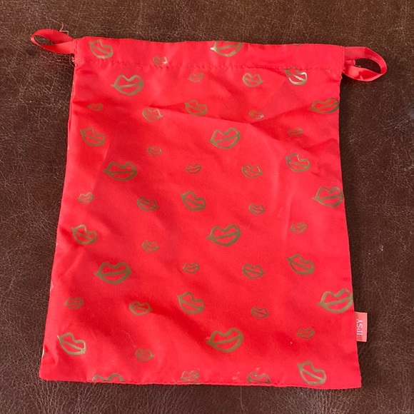 ipsy | Bags | Ipsy Red And Gold Kiss Makeup Drawstring Bag | Poshmark